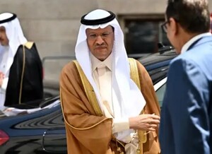 사우디"원유 생산 100만배럴 추가 감축"..국제유가 또 불안