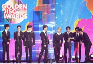 [브리핑] 농심·스타벅스·롯데웰푸드